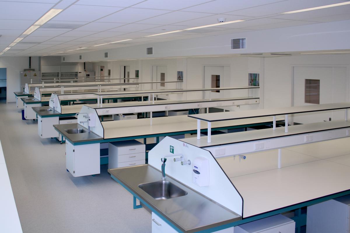 Laboratoriummeubilair | Vinitex